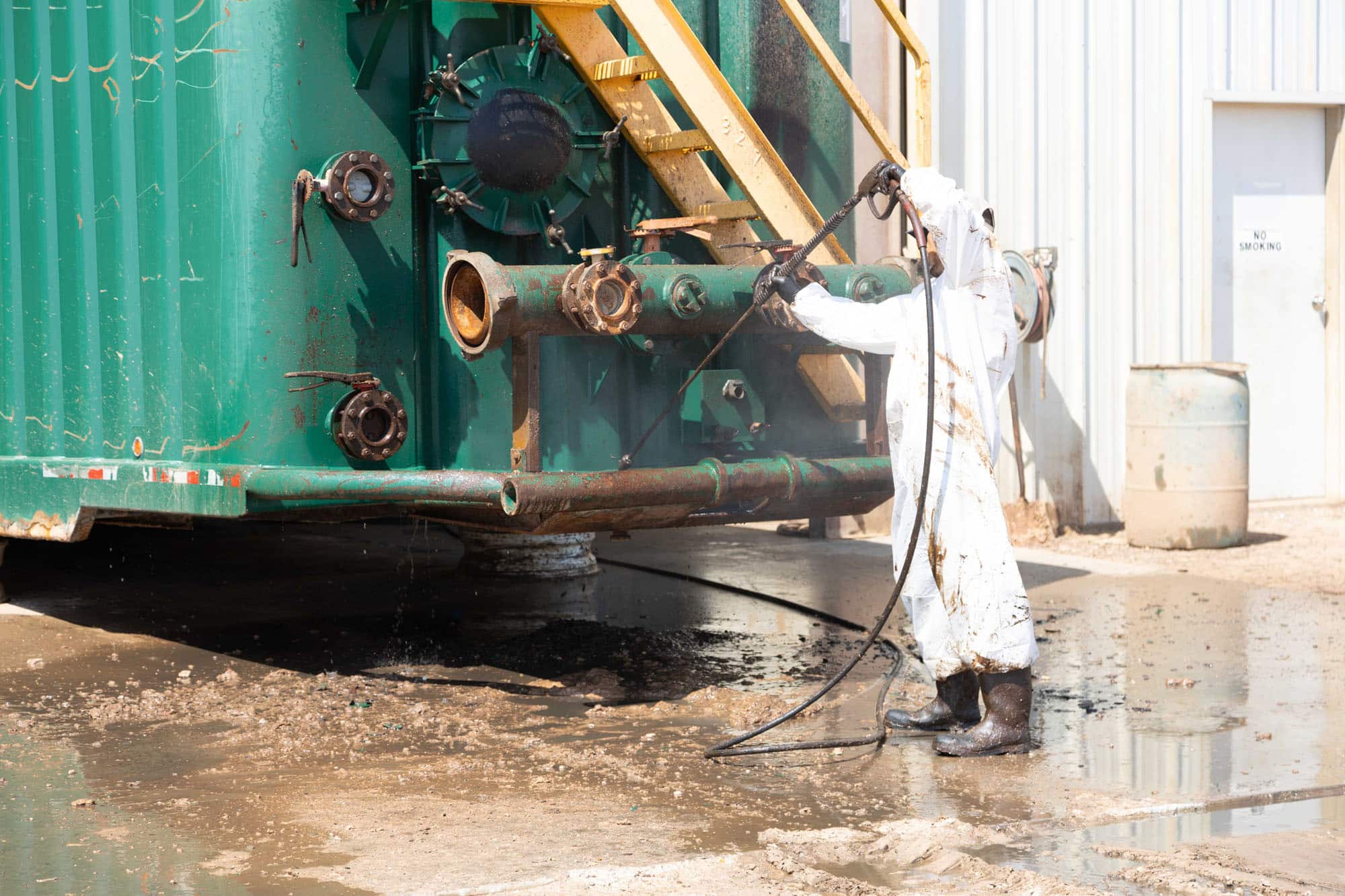 Frac Tank Equipment Washing | T&C Tank Rentals